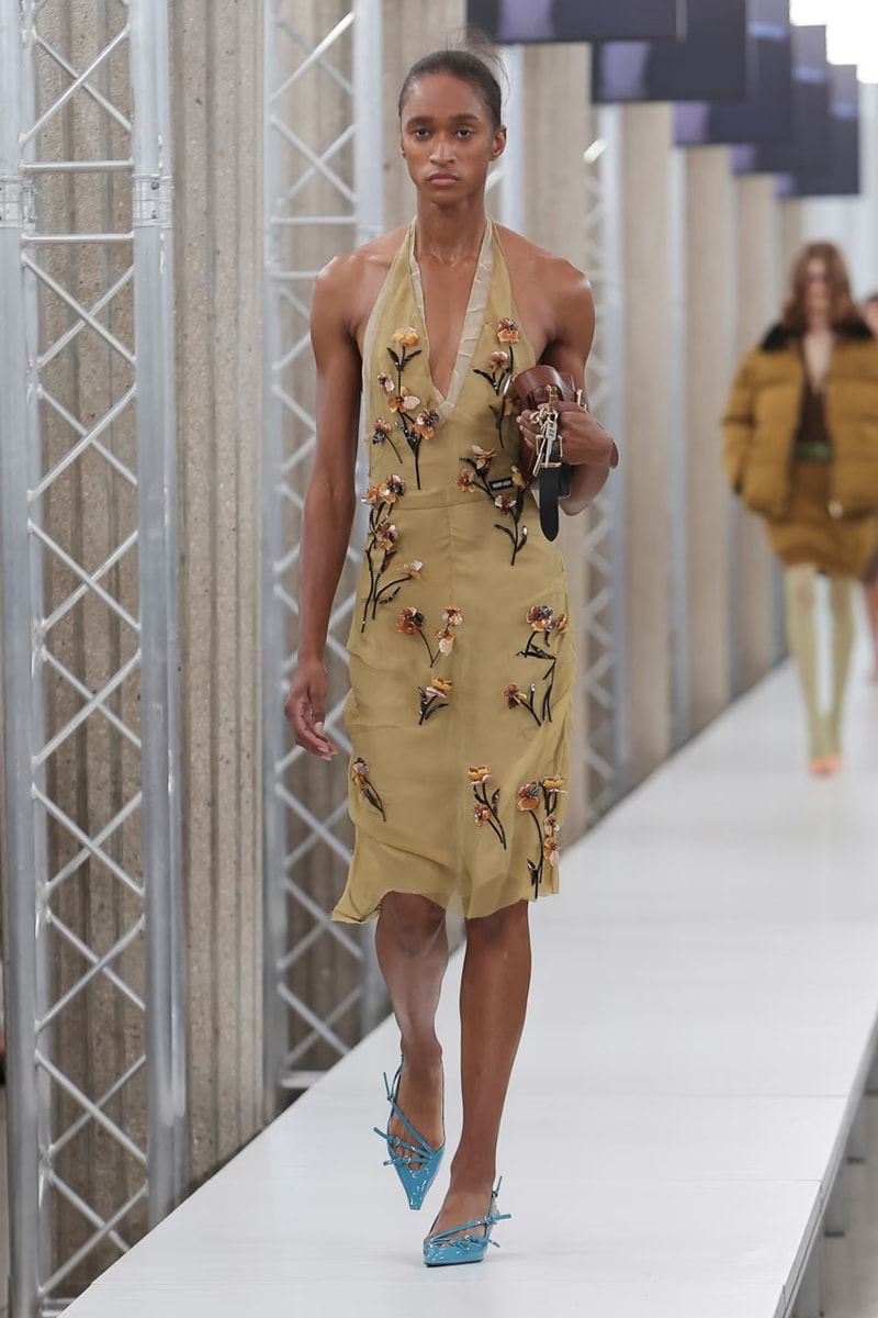 Miu Miu 正式發佈 2023 秋冬系列大秀《WAYS OF LOOKING》 | Hypebeast