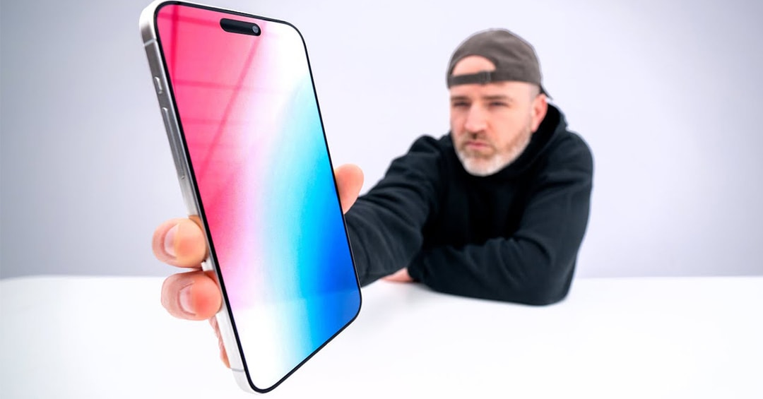 Unbox Therapy 率先展示 Apple iPhone 15 Ultra 全新概念實機 | Hypebeast