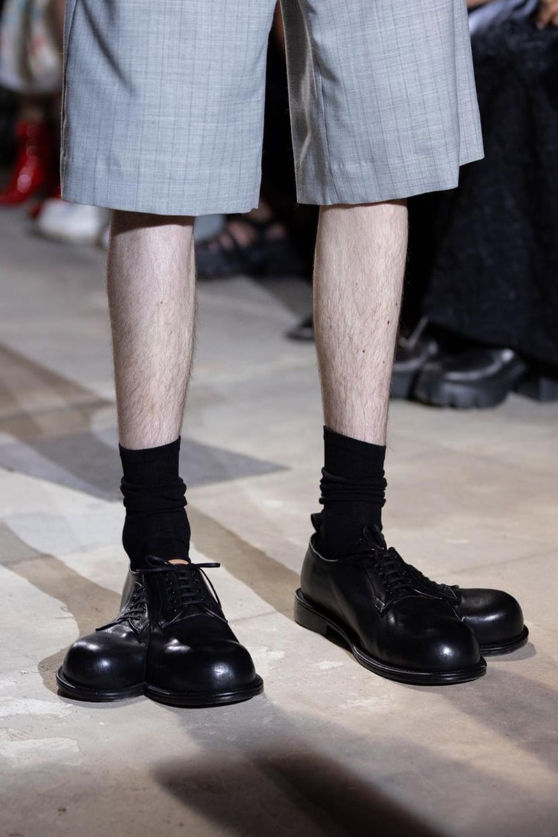 率先近賞 COMME des GARÇONS HOMME PLUS x KIDS LOVE GAITE 最新聯名雙頭鞋 | Hypebeast