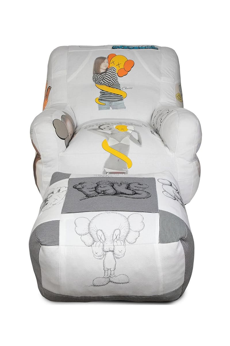 設計師 Darren Romanelli 打造經典 KAWS T-Shirt 復古沙發套組 | Hypebeast