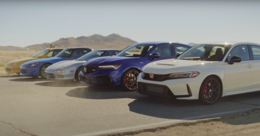 Honda S2000、NSX、Civic Type R 等經典車型展開同門 Drag Race 對決 | Hypebeast