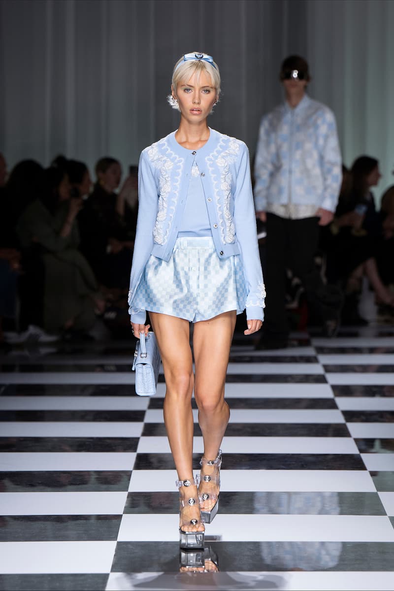 Versace 2024 春夏系列大秀正式登場 | Hypebeast