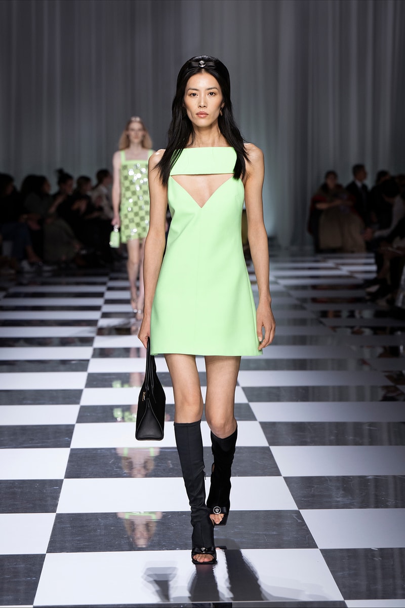 Versace 2024 春夏系列大秀正式登場 | Hypebeast