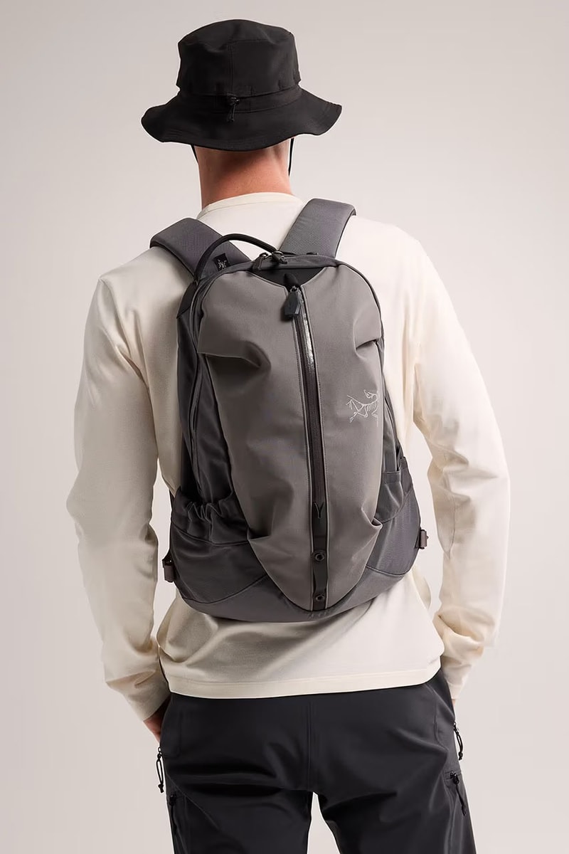 Arc’Teryx 正式推出 2023 秋冬全新 ARRO 包款 | Hypebeast