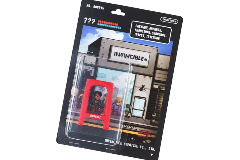 INVINCIBLE 首度攜手難關太郎推出全新吊卡玩具：「紅魔椅」 | Hypebeast