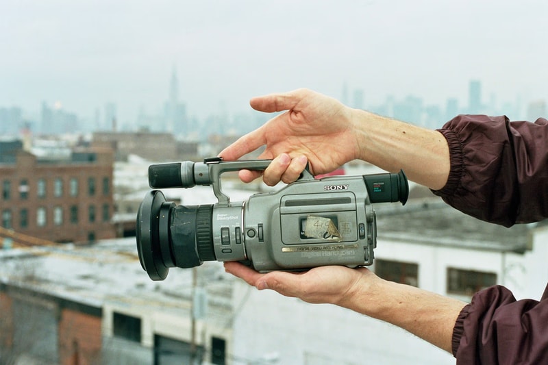 從記錄經典到成為傳奇，Sony VX1000 是滑板世界的永恆單品 | Hypebeast