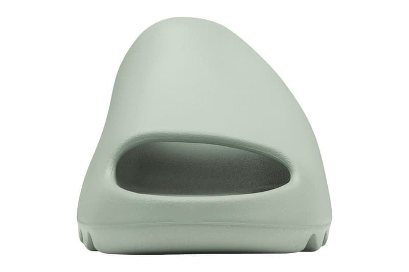 近賞 adidas YEEZY SLIDE 全新配色「Salt」官方圖輯 | Hypebeast