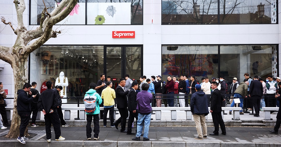 Street Style: Supreme 全新上海店開業街拍特輯 | Hypebeast