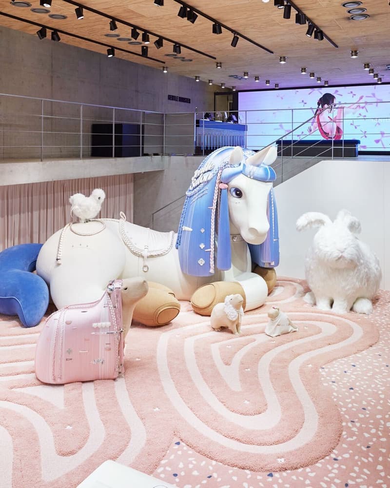 Jennie 現身 Gentle Monster 最新聯名系列「JENTLE SALON」限時快閃店 | Hypebeast