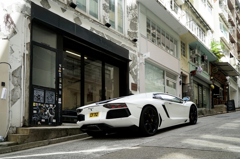 DRIVERS: FIBER PRODUCTIONS 主理人 Kurtis 與愛驅 Lamborghini Aventador LP 700 ...