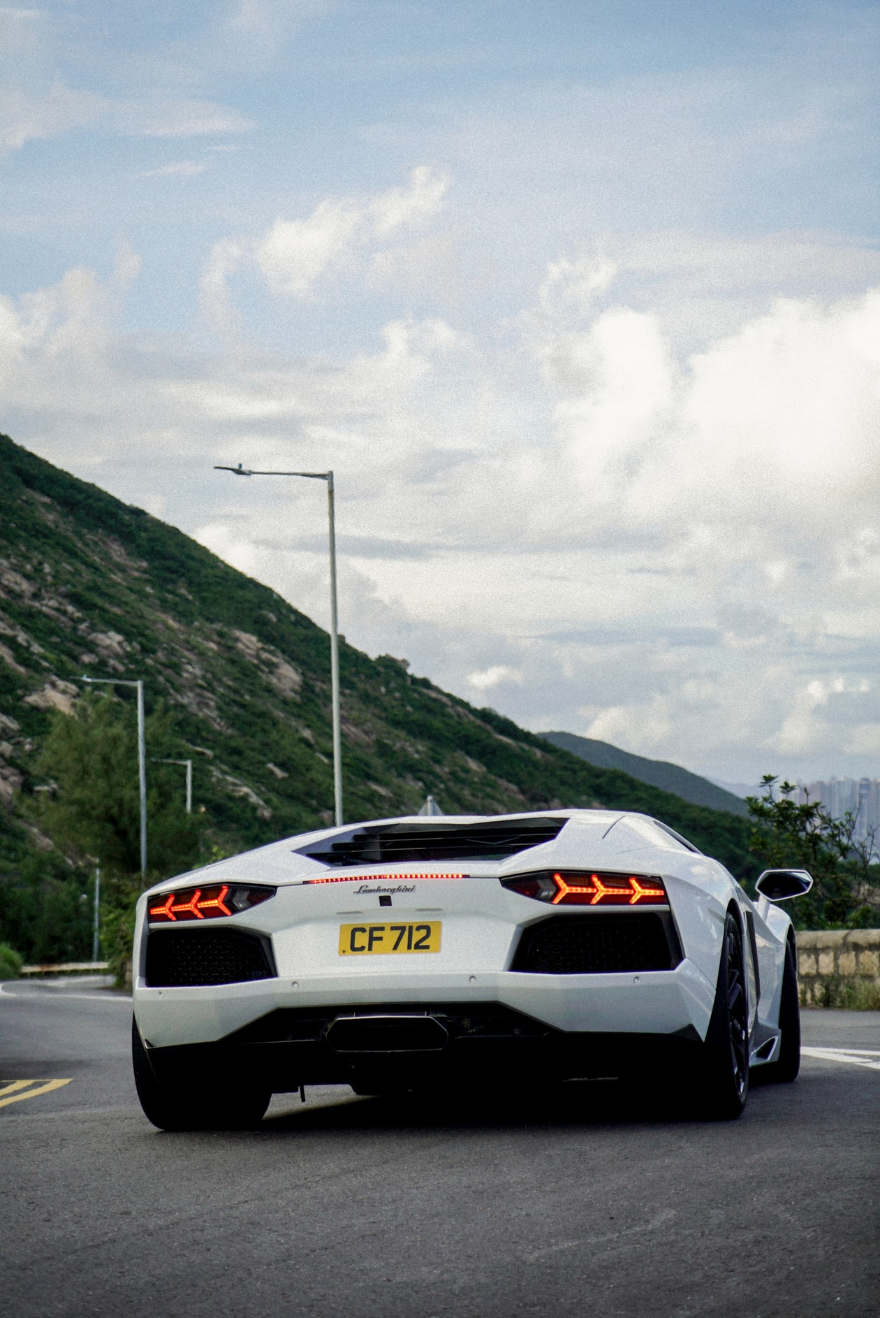 DRIVERS: FIBER PRODUCTIONS 主理人 Kurtis 與愛驅 Lamborghini Aventador LP 700 ...