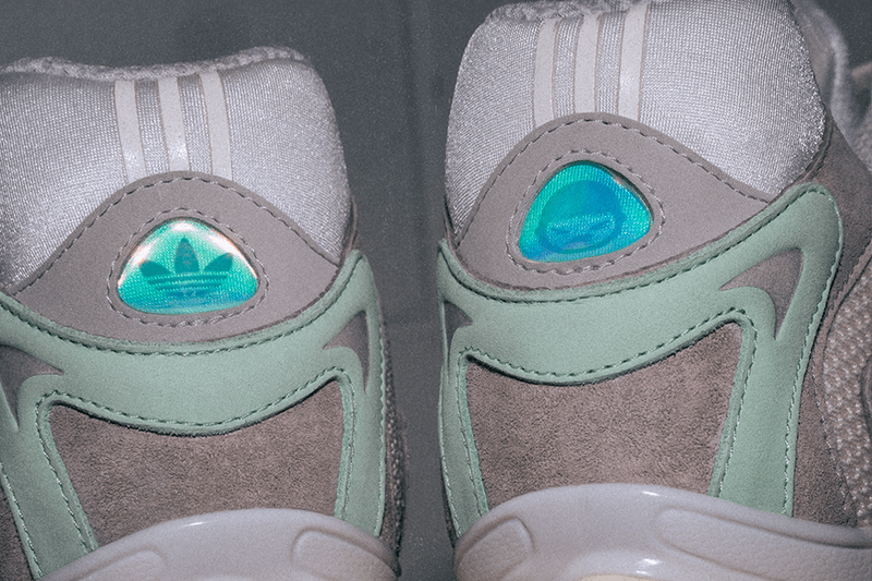 Offspring x adidas RS OZWEEGO「£1 Note」全新聯名鞋款正式登場 | Hypebeast