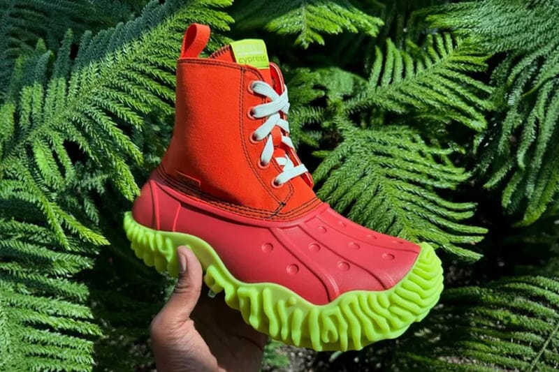 Salehe Bembury x Crocs Pollex Clog 最新配色「Manta」、「Borealis」正式登場 | Hypebeast