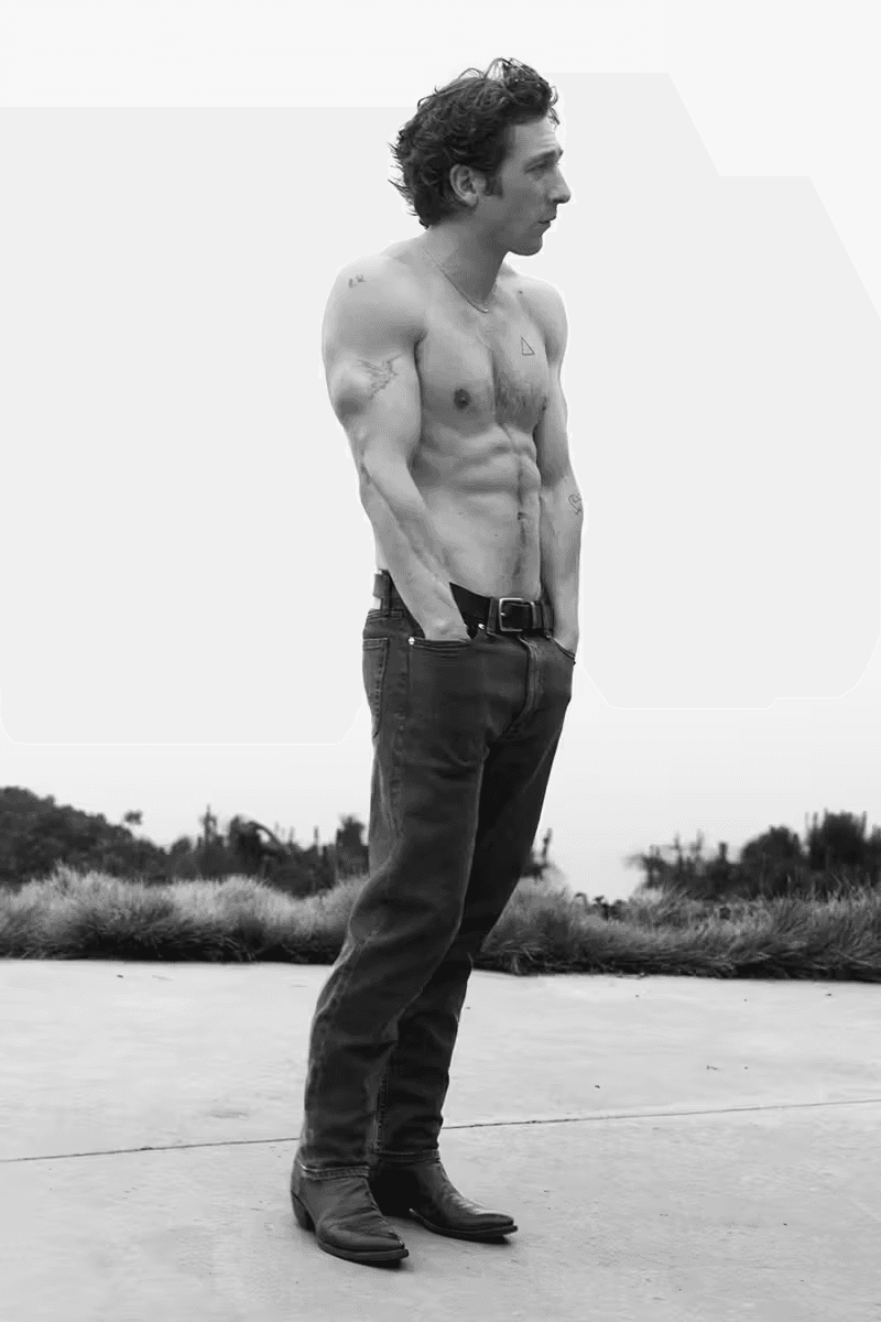 Calvin Klein 再次攜手 Jeremy Allen White 演繹 2024 最新秋季系列形象大片 | Hypebeast