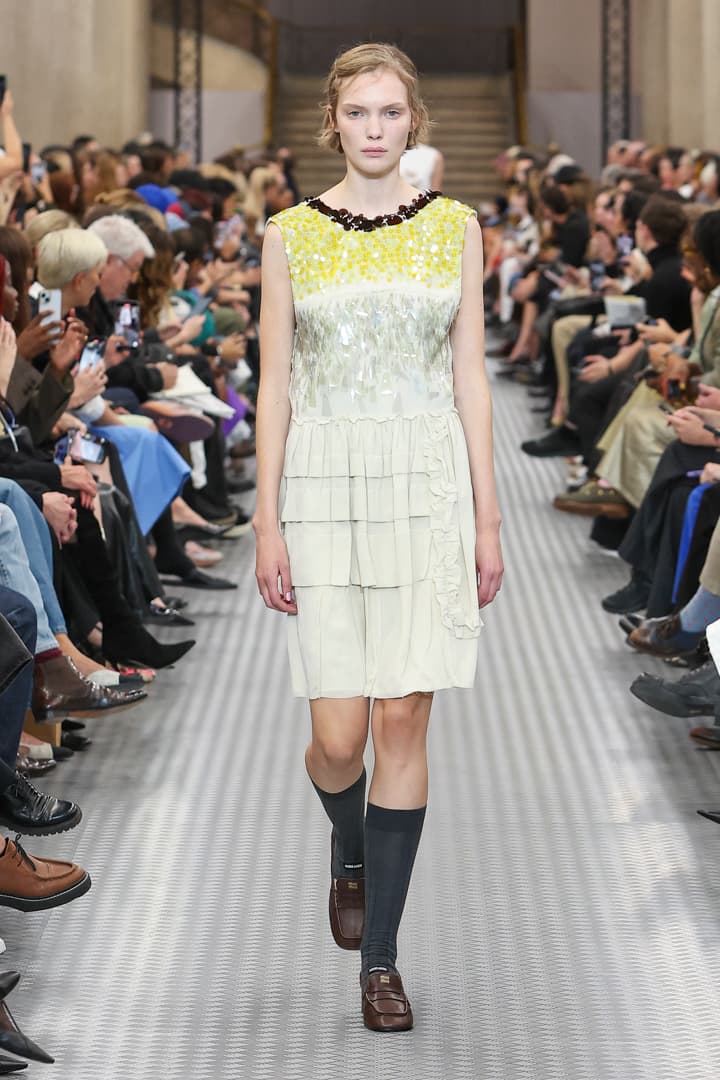 Miu Miu 2025 春夏系列大秀正式登場 | Hypebeast