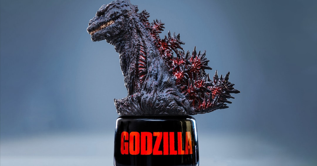 《哥吉拉 Godzilla》官方授權造型高粱酒發佈 | Hypebeast