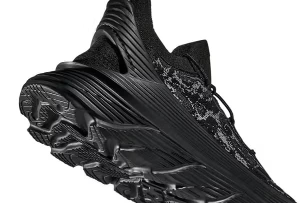 HOKA 人氣系列「Tech Stealth」推出全新農曆新年主題鞋款 | Hypebeast