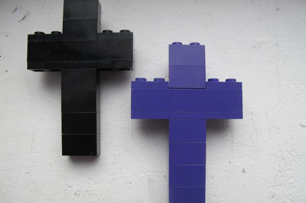 Violette x Dee & Ricky Lego Cross | HYPEBEAST