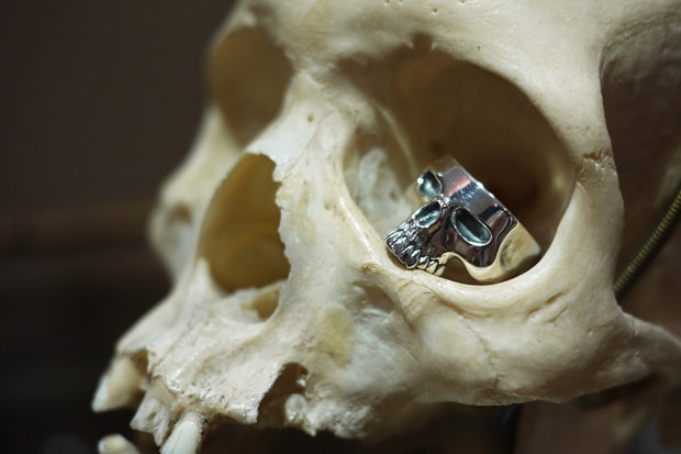 NEIGHBORHOOD x Crazy Pig Designs Skull Ring | Hypebeast