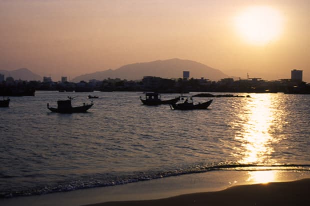 "The Mandalay Express" - Photography by Brian Kelley | Hypebeast