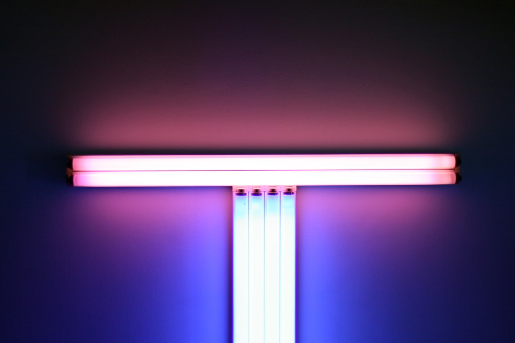 Dan Flavin "An installation" Exhibition @ Galerie Perrotin Paris | Hypeart