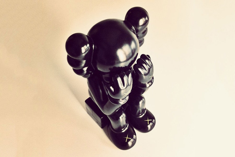 UPDATE: OriginalFake KAWS Companion "Seated" Black Preview | Hypebeast