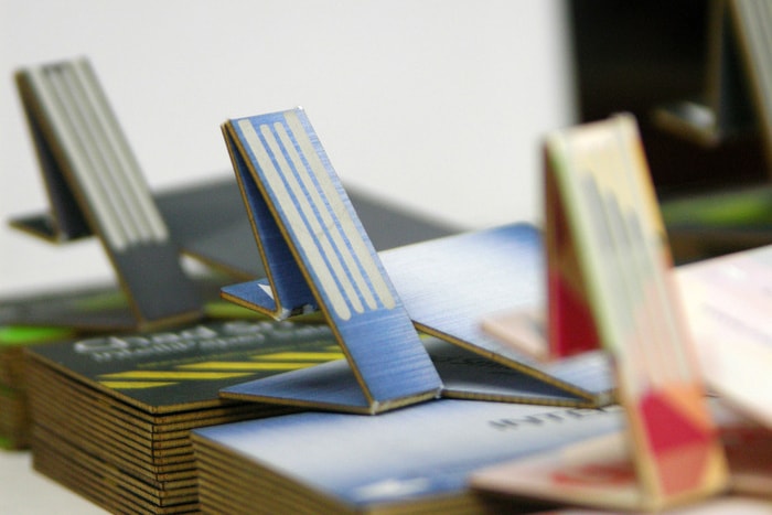 Meet swivelCard: the Smart Business Card | HYPEBEAST