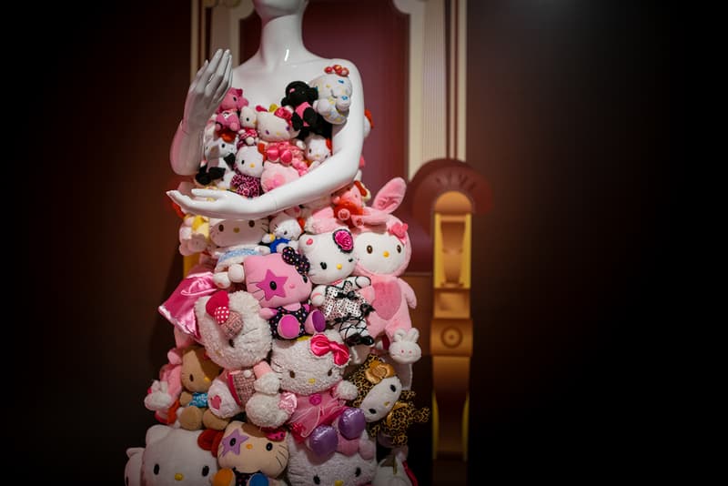 "Hello! Exploring the Supercute World of Hello Kitty" is the Largest ...