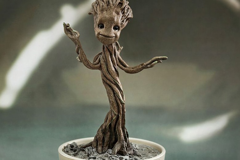 Hot Toys Guardians of the Galaxy "Little Groot" 1/4th Scale Collectible ...