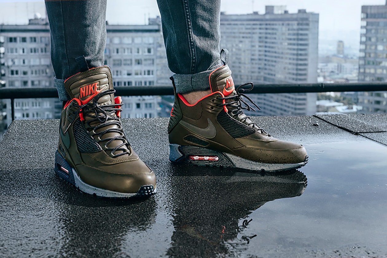 Nike 于莫斯科发布 2015 秋冬 Sneakerboots 系列 | Hypebeast