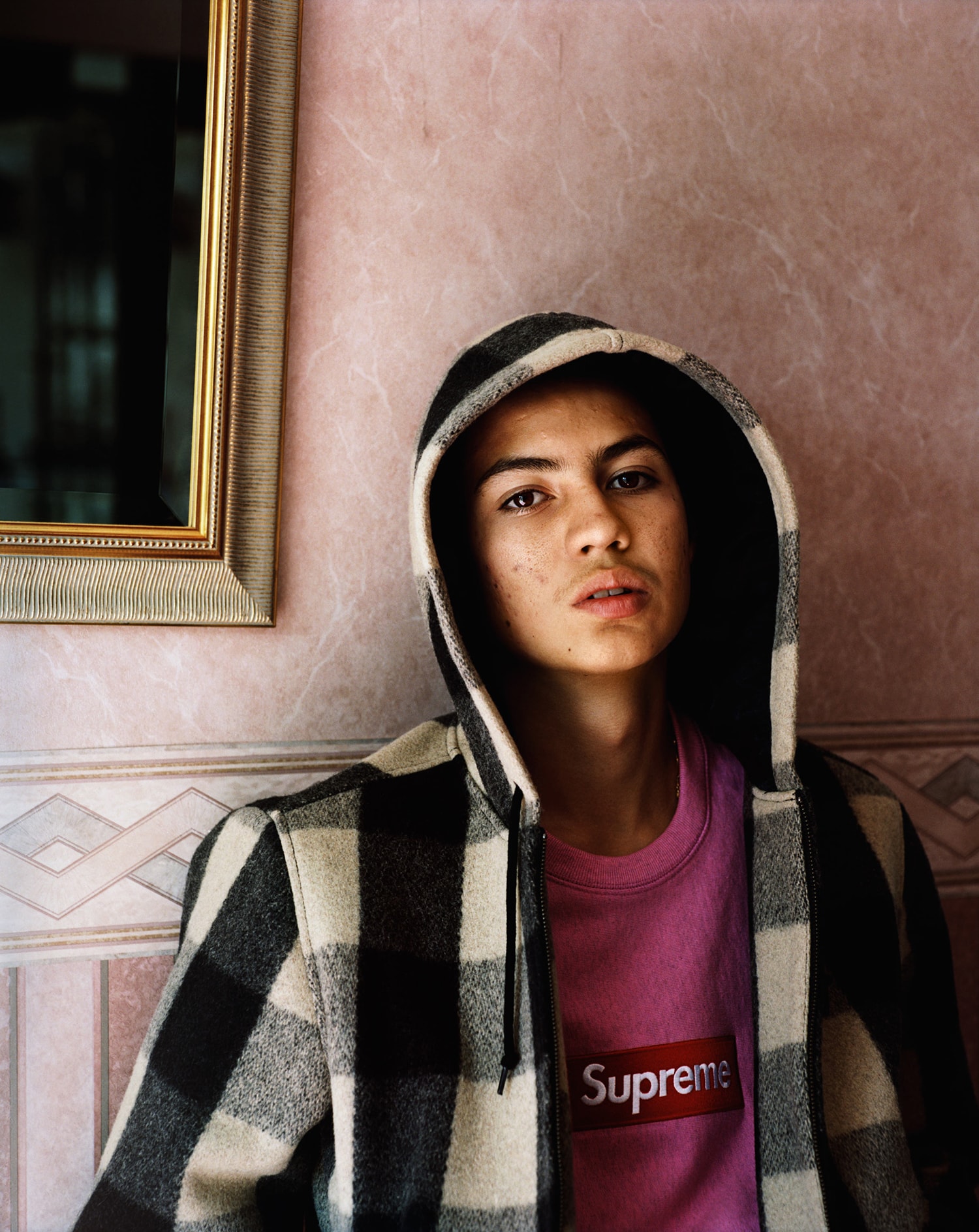 Supreme 2015 Fall/Winter Editorial by 'SENSE' | HYPEBEAST