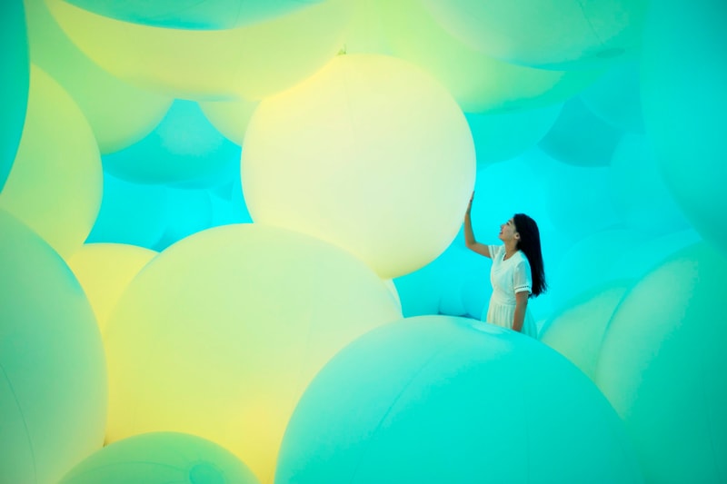 teamLab Color Changing Balls Singapore Exhibit | Hypebeast