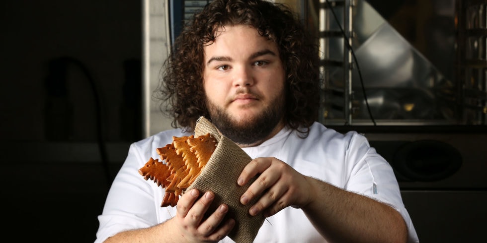 'Game of Thrones' Hot Pie Makes Direwolf Bread | Hypebeast