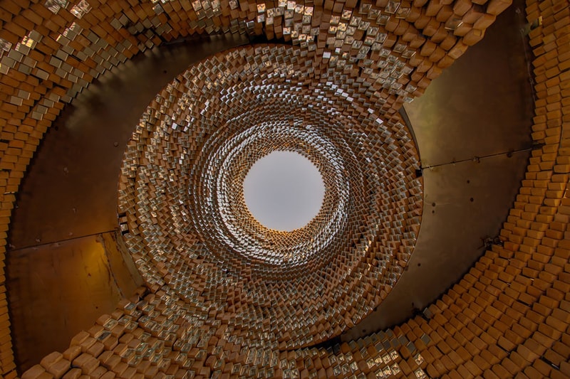 "Pause" in Iran Offers Unique View of the Stars | Hypebeast