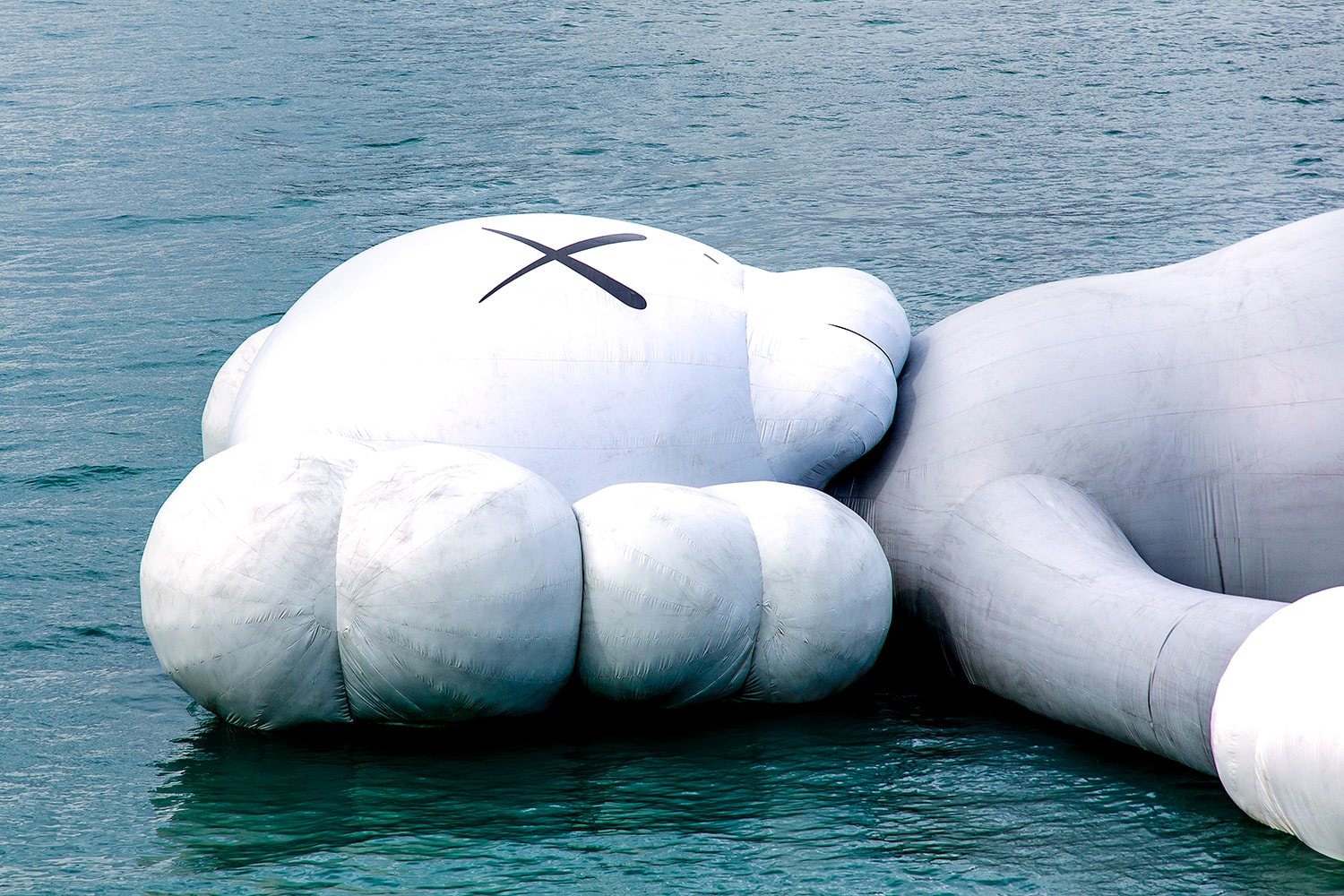 'KAWS:HOLIDAY' Float Arrives in Hong Kong | Hypebeast