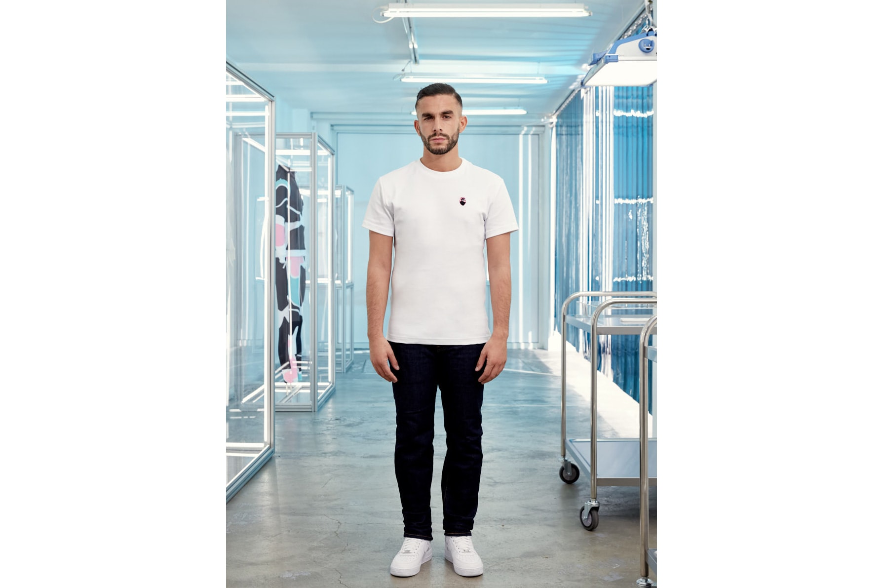 PNL OPENS "QUE LA FAMILLE" E-SHOP AND UNVEILS OFFICIAL LOOKBOOK