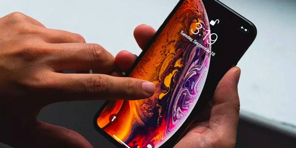 Apple Trialling "FaceTime Attention Correction" | Hypebeast