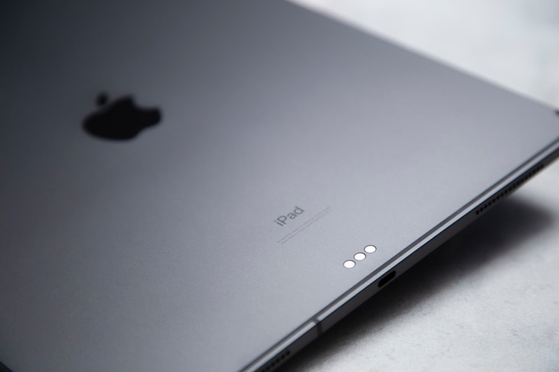 Apple iPad Pro 12.9" Tablet Closer Look | Hypebeast