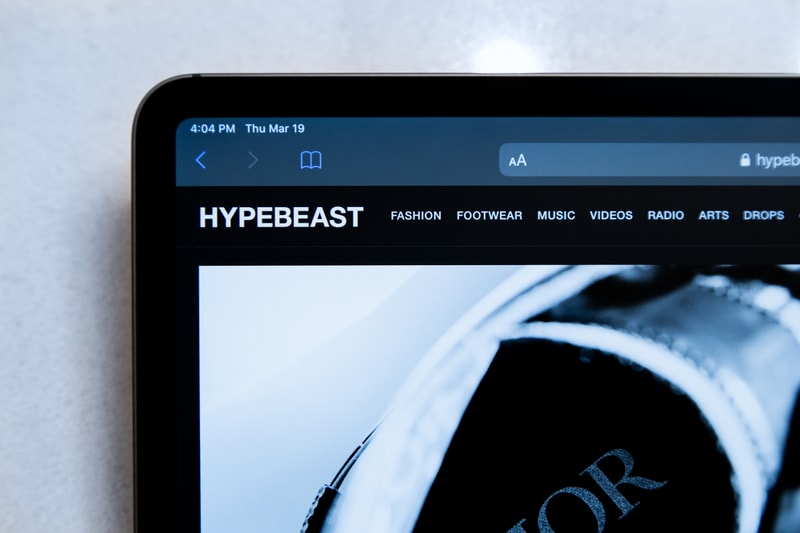 Apple iPad Pro 12.9" Tablet Closer Look | Hypebeast