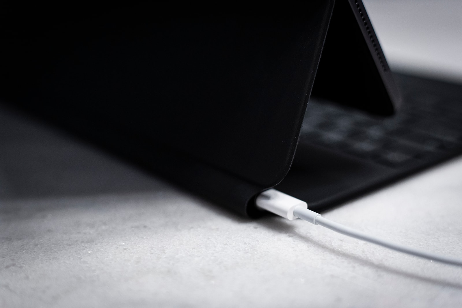 Apple iPad Pro Magic Keyboard Photos and Review | Hypebeast