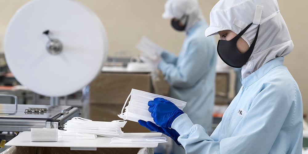 Smart Face Mask Translates Voice Into 9 Languages | Hypebeast