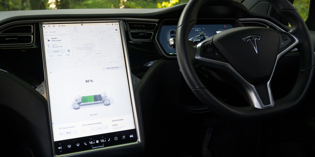 Tesla Recalls 135,000 Cars Touchscreen Failures | Hypebeast