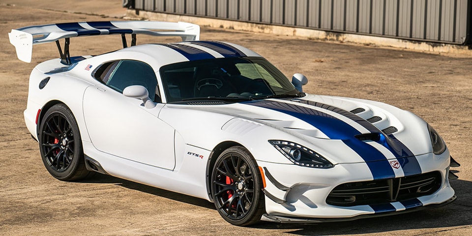 $230k USD Dodge Viper GTS-R Commemorative Edition ACR | Hypebeast