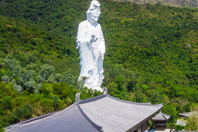 Statues | HYPEBEAST