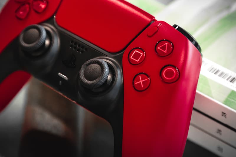Closer Look: PS5 DualSense "Cosmic Red" & "Midnight Black" | Hypebeast