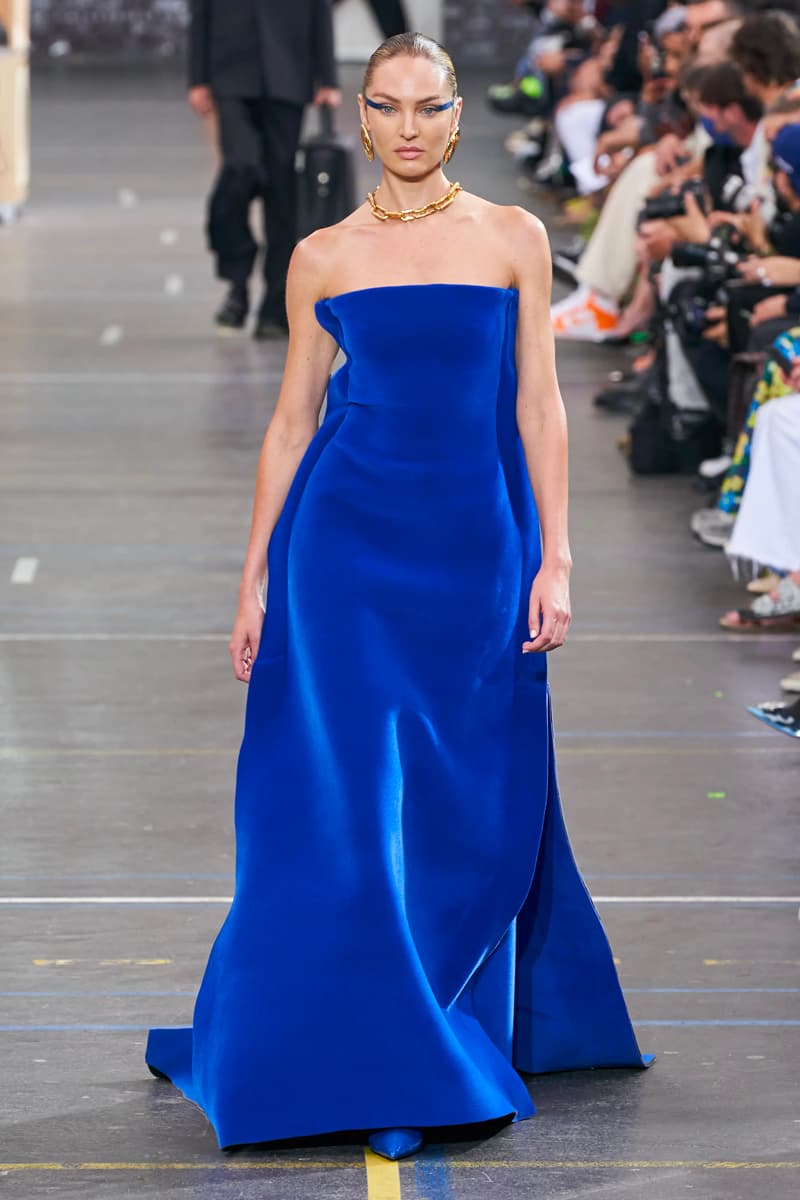 Off-White™ Fall 2021 Ready-to-Wear Collection Show | Hypebeast