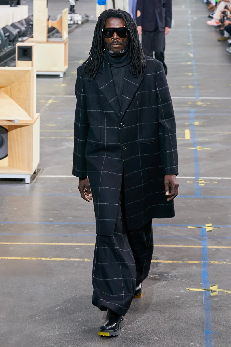 Off-White™ Fall 2021 Ready-to-Wear Collection Show | Hypebeast