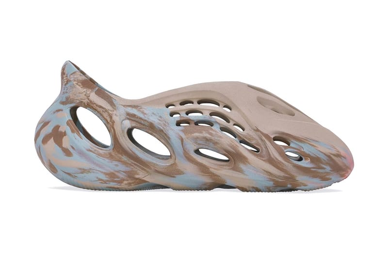 YEEZY Foam Runner Release | HYPEBEAST