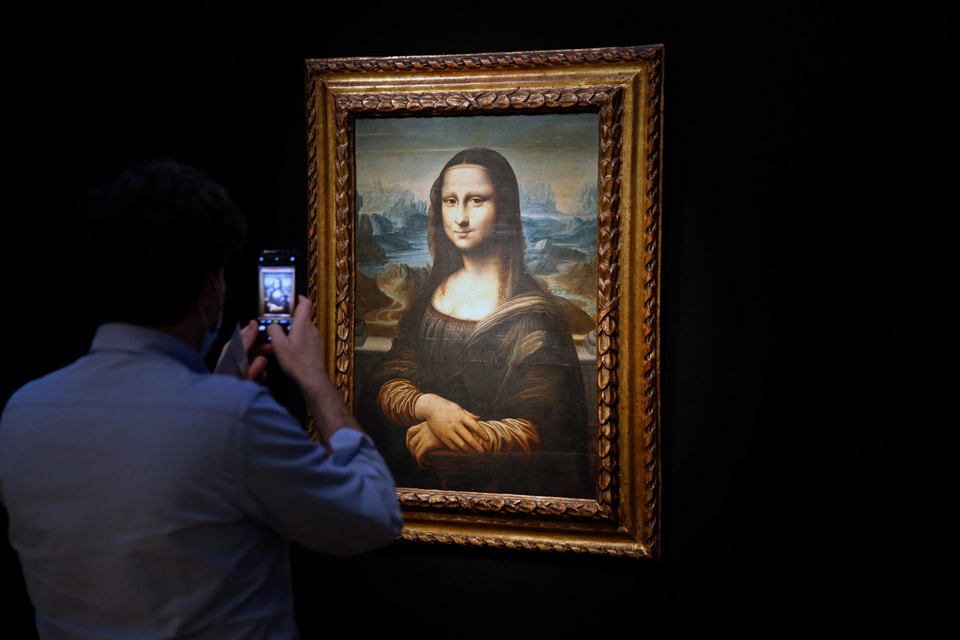Mona Lisa Frame Louvre Mona Lisa Portrait & Her Bodyguard, Louvre