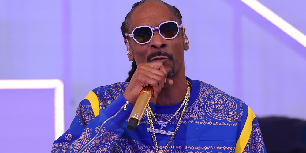 Closer Look: Snoop Dogg's Death Row Records Chain Debuted at Super Bowl ...